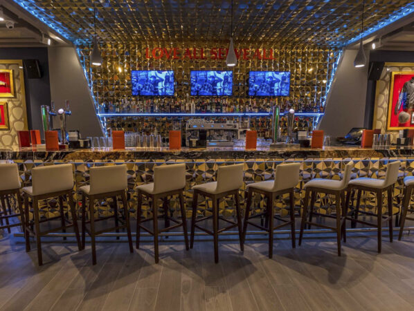 Hard Rock Cafe | WoW